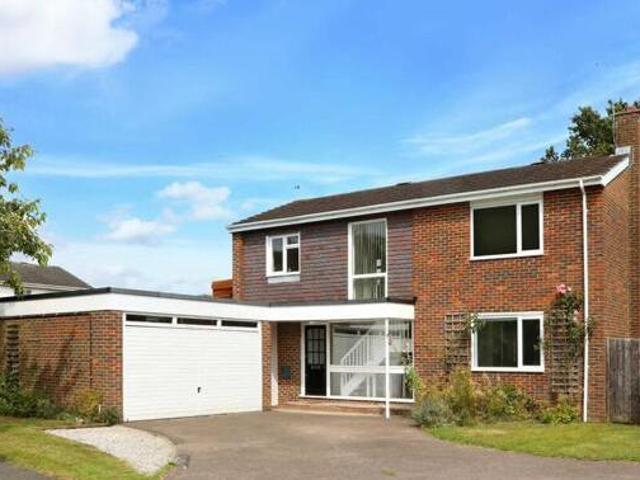 Hoe Meadow, Beaconsfield, 4 Bedroom Detached