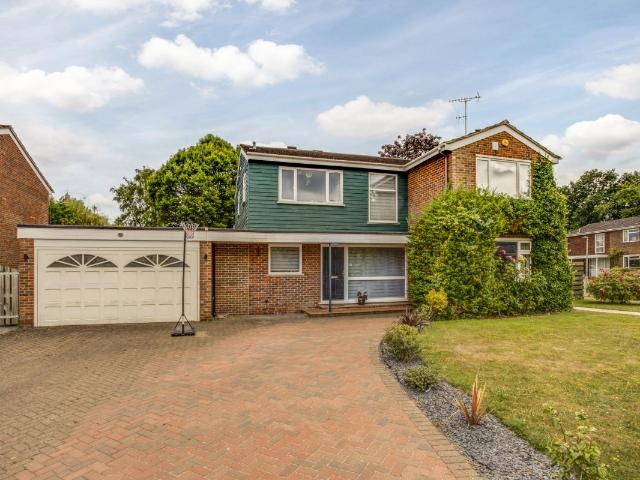 Hoe Meadow, Beaconsfield HP9, 4 bed detached house to rent, £4,150 pcm | PrimeLocation