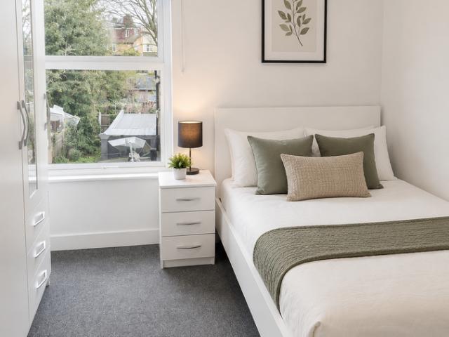 Hoe Street, Walthamstow E17, 2 bed flat to rent, £2,000 pcm | PrimeLocation