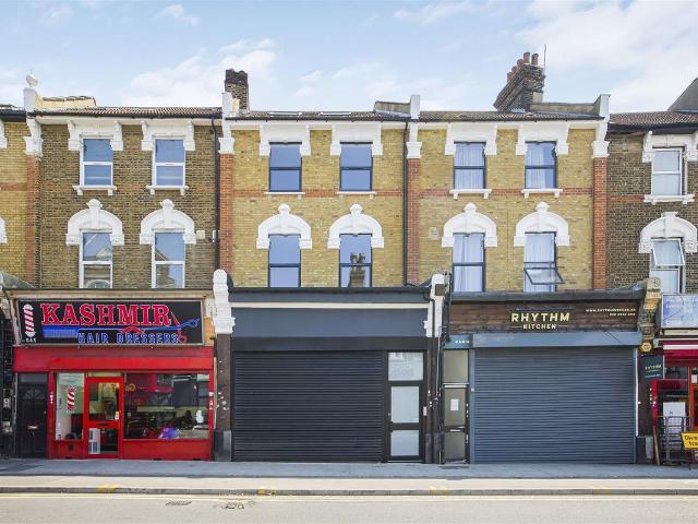 Hoe Street, Walthamstow, London E17, 2 bed flat to rent, £1,900 pcm | PrimeLocation