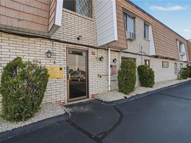 Hoffman Ave Apt,cranston, Condo For Sale