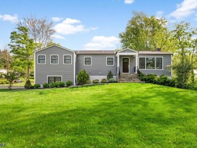 Hoffman Ct, Morris Twp, Home For Sale