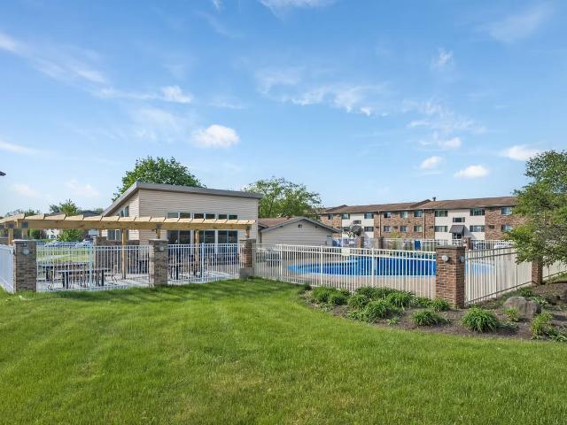 Hoffman Hills Apartments 1 Bedroom Apartment for Rent at 725 W Bode Cir, Hoffman Estates, IL 60169