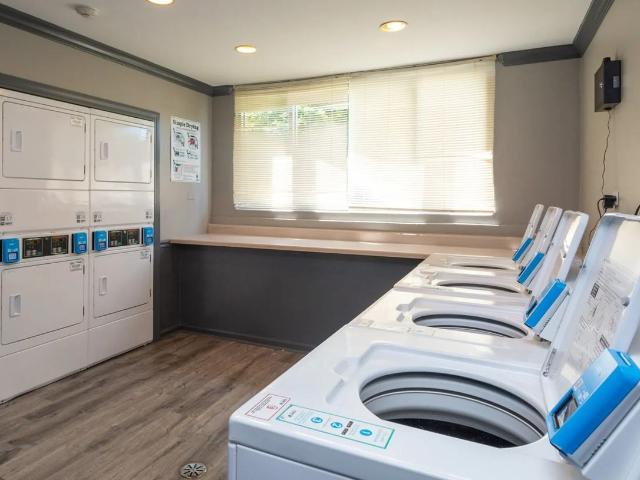 Hoffman Hills Apartments 2 Bedroom Apartment for Rent at 725 W Bode Cir, Hoffman Estates, IL 60169