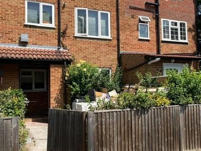 Hogarth Crescent, Colliers Wood SW19, 1 bed maisonette to rent, £1,600 pcm | PrimeLocation