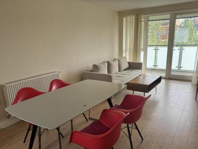 Hogarth Crescent, Flat,croydon, 2 Bedroom Apartment