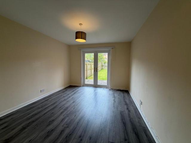 Hogarth Gardens, Carntyne | £895 Monthly