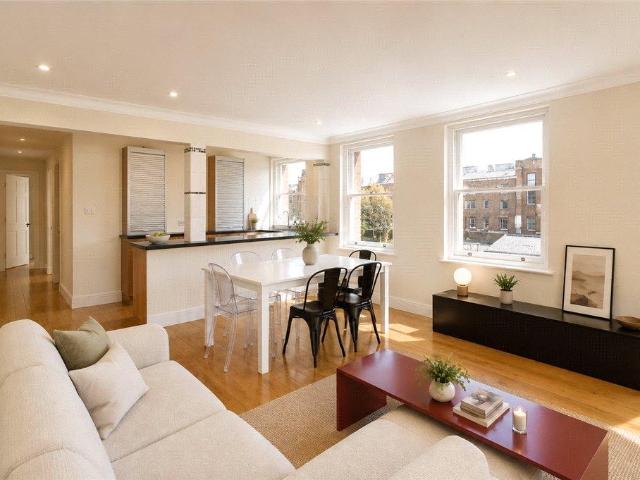Hogarth Place, Earls Court, London, SW5 3 bed apartment to rent £4,250 pcm £981 pw