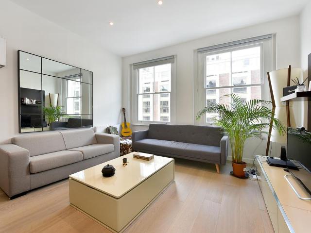 Hogarth Road, Earls Court, London, SW5 2 bed flat to rent £3,141 pcm £725 pw