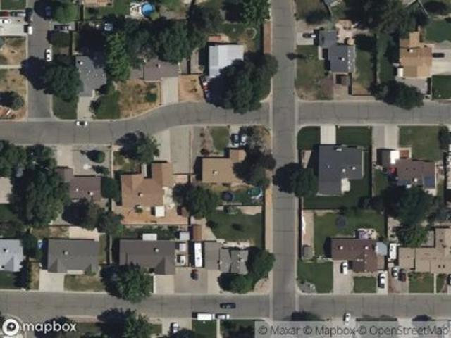 Hoisington Ave