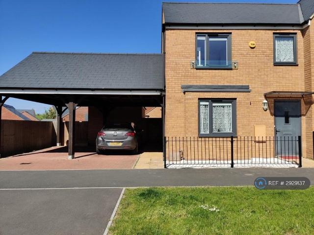 Holt Avenue, Milton Keynes, MK10 3 bed semi detached house to rent £1,900 pcm £438 pw