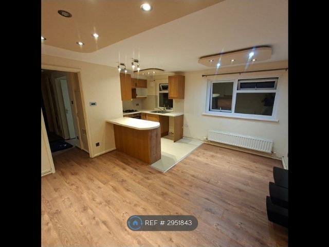 Holtdale Place, Leeds LS16, 1 bed flat to rent, £820 pcm | PrimeLocation