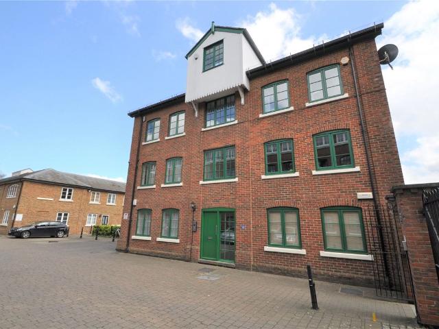 Holters Mill, The Spires, Canterbury, Kent CT2, 2 bed flat to rent, £1,200 pcm | PrimeLocation