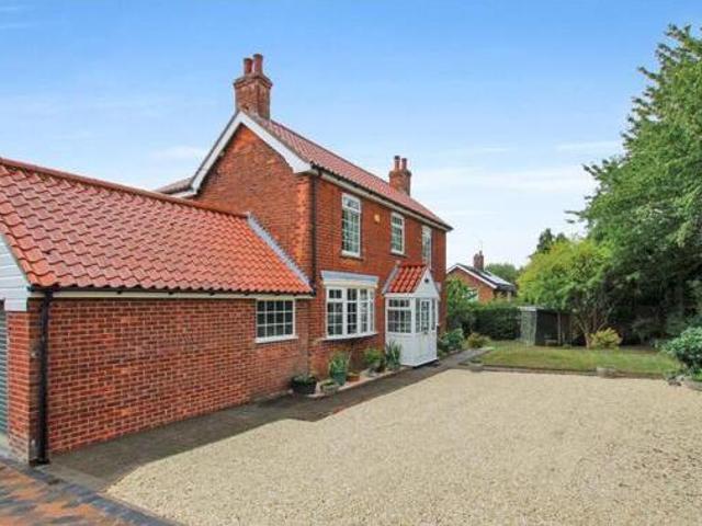 Holton Road, Nettleton, 3 Bedroom Detached