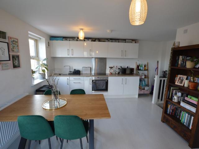 Holts Crest Way, Leeds LS12, 2 bed town house to rent, £1,200 pcm | PrimeLocation