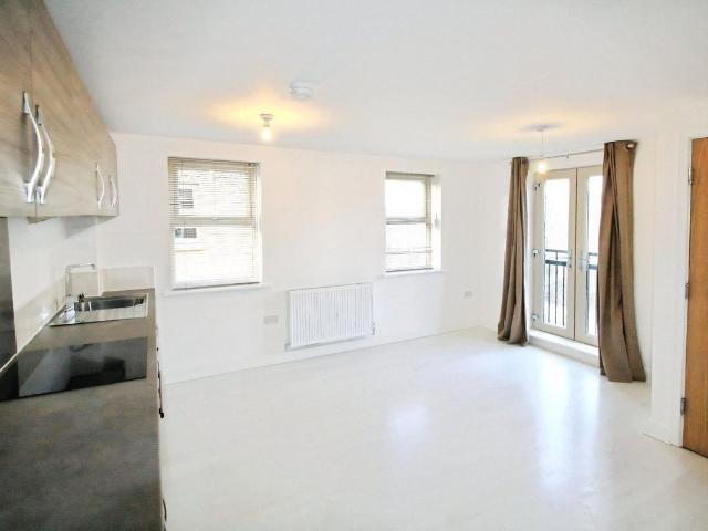 Holts Crest Way, Leeds, West Yorkshire LS12, 2 bed detached house to rent, £1,175 pcm | PrimeLocation