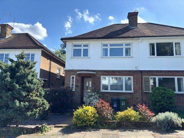 Holwell Place, Pinner HA5, 2 bed maisonette to rent, £1,750 pcm | PrimeLocation