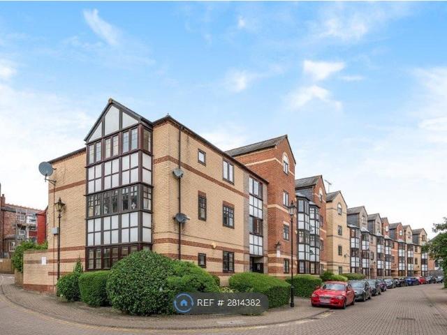 Holybrook, Reading RG1, 2 bed flat to rent, £1,650 pcm | PrimeLocation