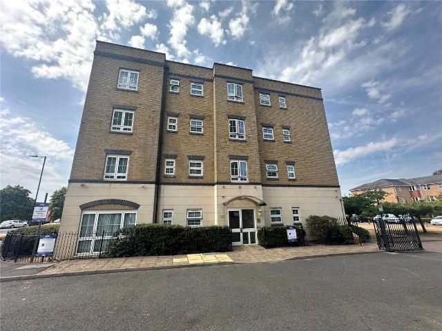 Holyhead Mews, Slough, Berkshire SL1, 2 bed flat to rent, £1,600 pcm | PrimeLocation