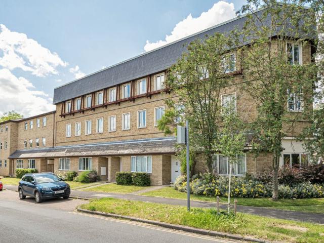 Holyoake Court, Whitehill Road, Cambridge CB5, 3 bed flat to rent, £1,600 pcm | PrimeLocation