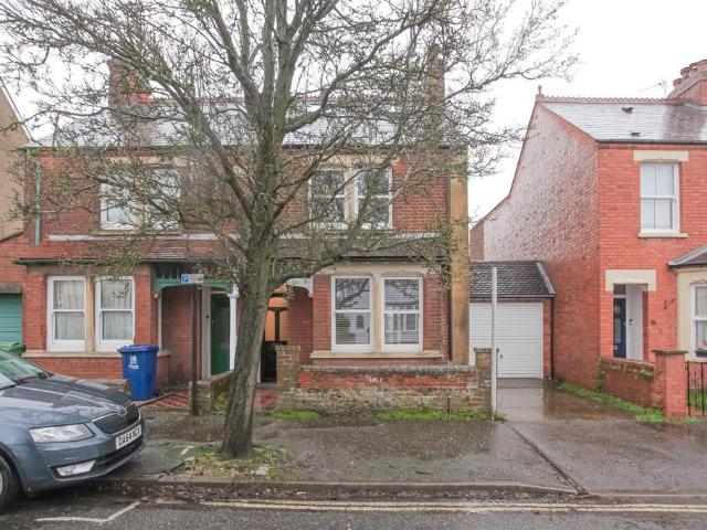 Holyoake Road, Headington, Oxford 4 bed semi detached house to rent £2,700 pcm £623 pw