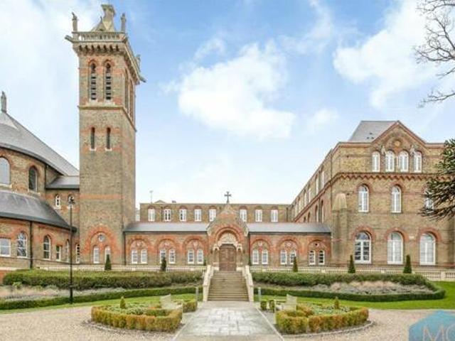 Holborn Close, Deerhurst Court, Mill Hill, 3 Bedroom Apartment