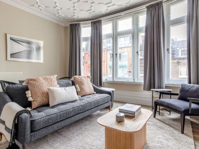 Holborn WC1X, 2 bed flat to rent, £3,810 pcm | PrimeLocation