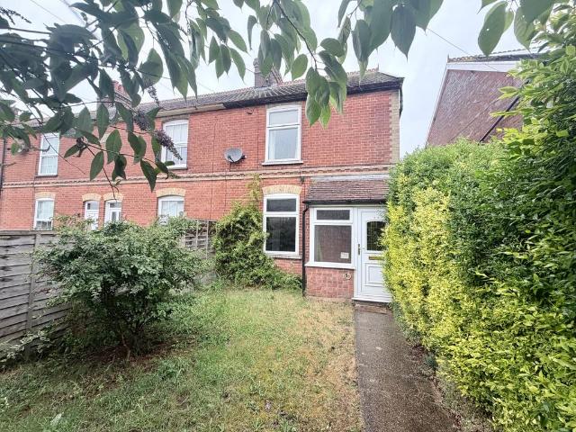 Holbrook, Ipswich IP9 4 bed terraced house to rent £1,195 pcm £276 pw