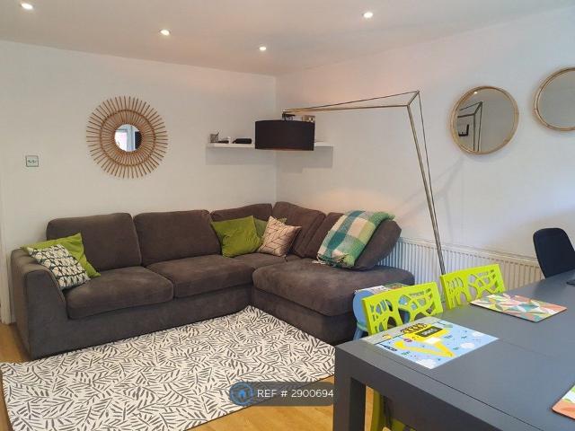 Holbrooke Court, London N7, 2 bed flat to rent, £2,350 pcm | PrimeLocation