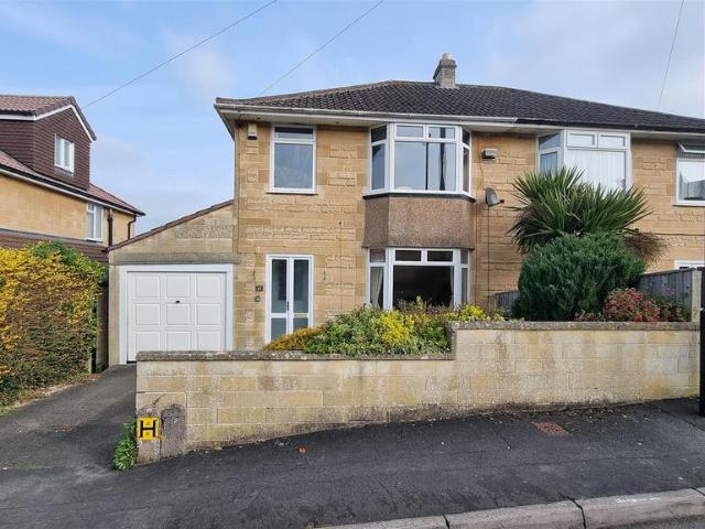 Holcombe Close, Bath BA2 3 bed house to rent £2,250 pcm £519 pw