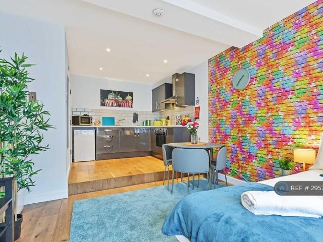 Holcombe House, Brighton, BN2 Studio to rent £1,350 pcm £312 pw