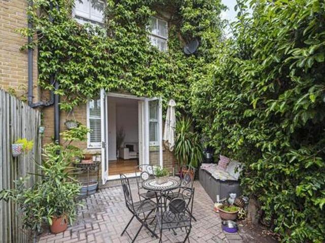Holcroft Road, Victoria Park, 4 Bedroom House