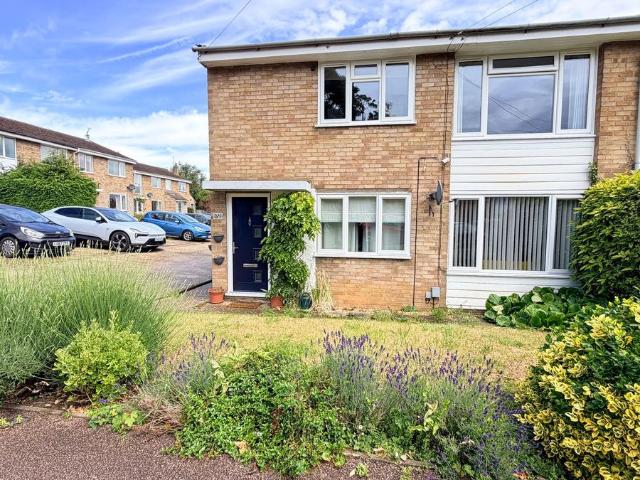 Holdbrook, Hitchin SG4, 2 bed flat to rent, £1,300 pcm | PrimeLocation