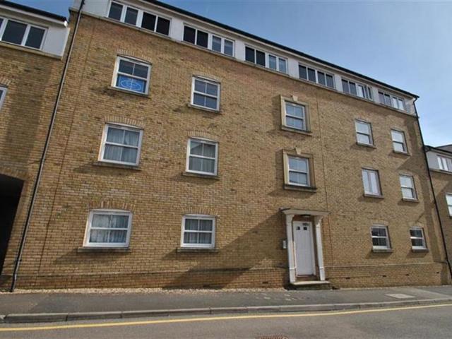 Holden Close, Braintree, CM7 2 bed flat to rent £1,150 pcm £265 pw