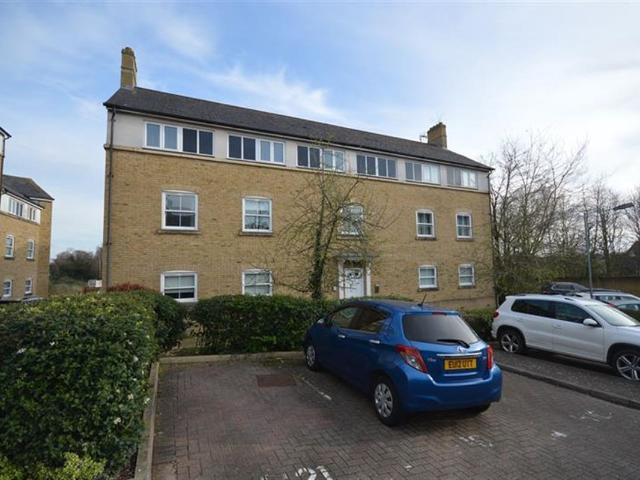 Holden Close, Braintree, Essex CM7, 2 bed flat to rent, £1,100 pcm | PrimeLocation