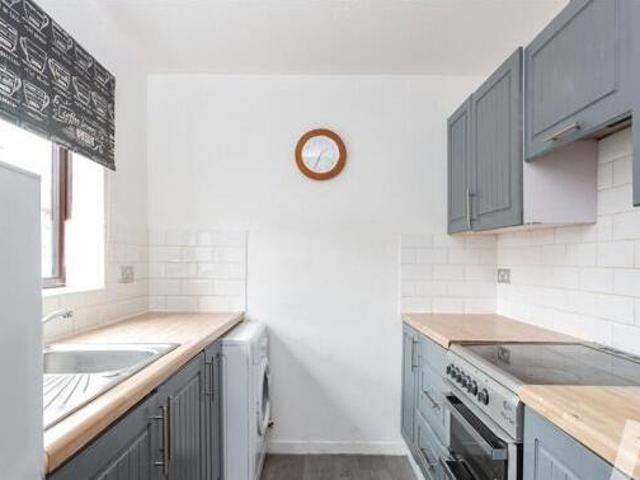 Holden Close, Dagenham, 2 Bedroom Semi detached