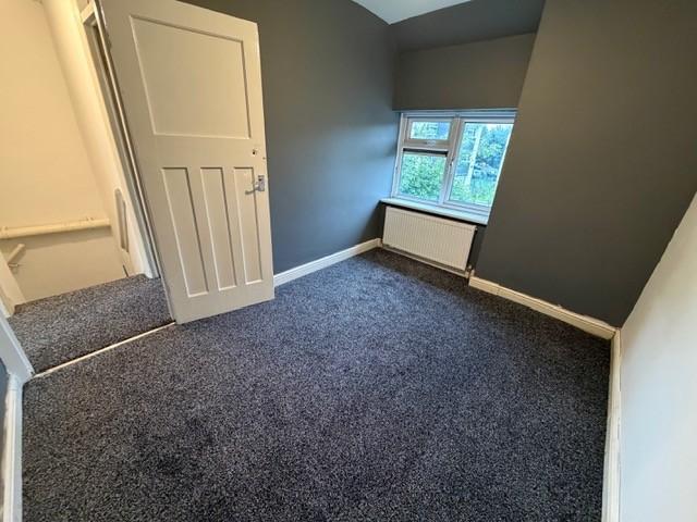 Holden Crescent, Walsall, WS3 3 bed semi detached house to rent £1,125 pcm £260 pw