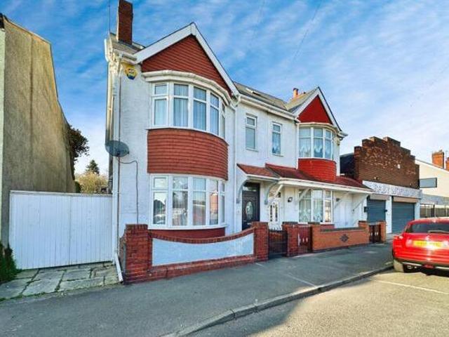 Holden Road, Wednesbury, 4 Bedroom Semi detached