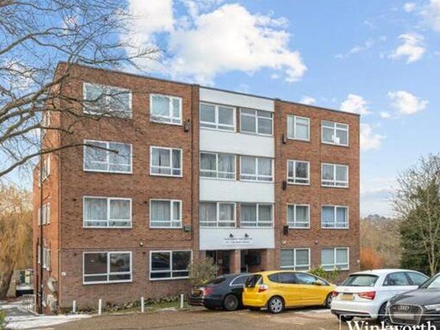 Holden Road, Woodside Park, 2 Bedroom Apartment