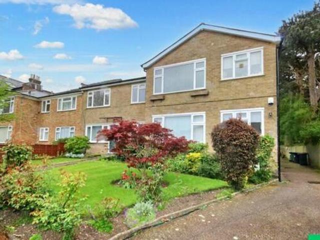 Holden Road, Woodside Park, 2 Bedroom Flat