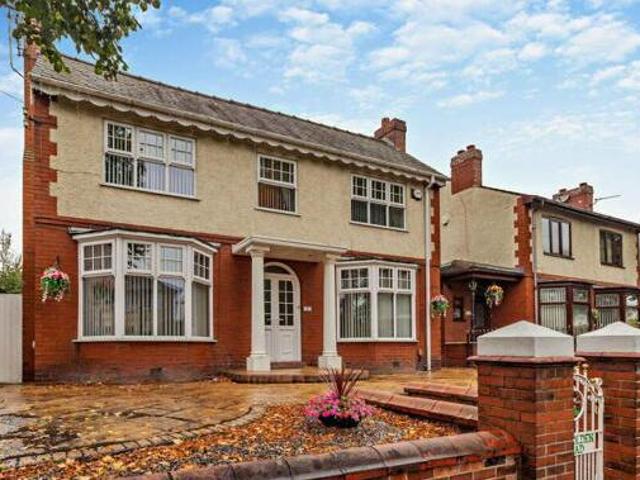 Holden Road, Leigh, 3 Bedroom Detached