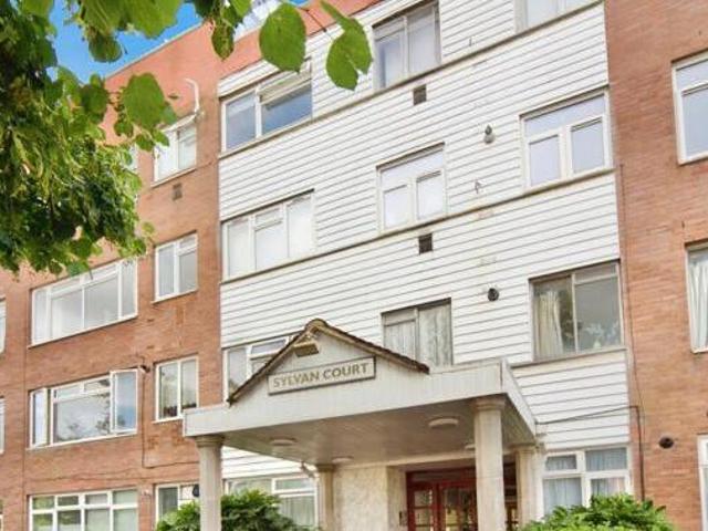 Holden Road, London, 1 Bedroom Flat