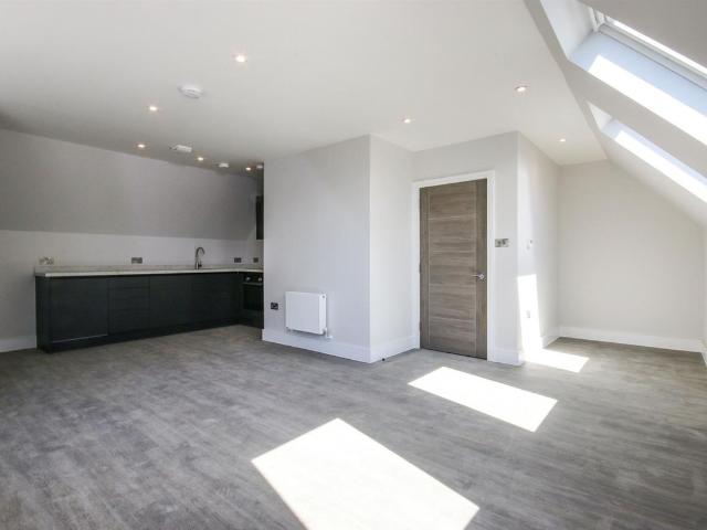 Holden Road N12, Studio to rent, £1,425 pcm | PrimeLocation
