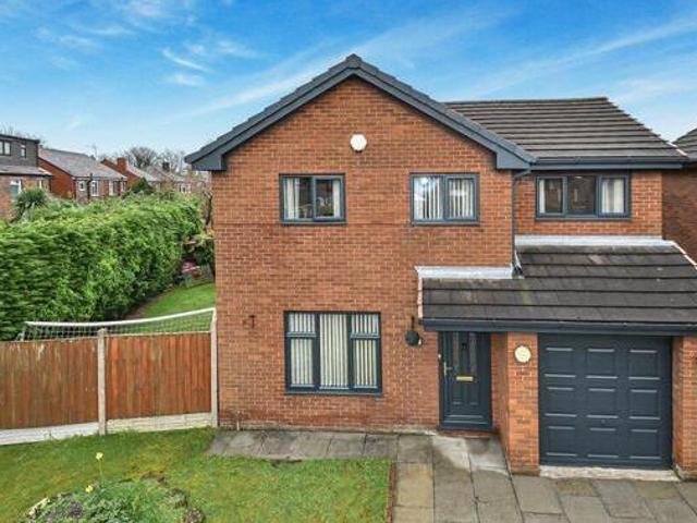 Holdenbrook Close, Leigh, 4 Bedroom Detached