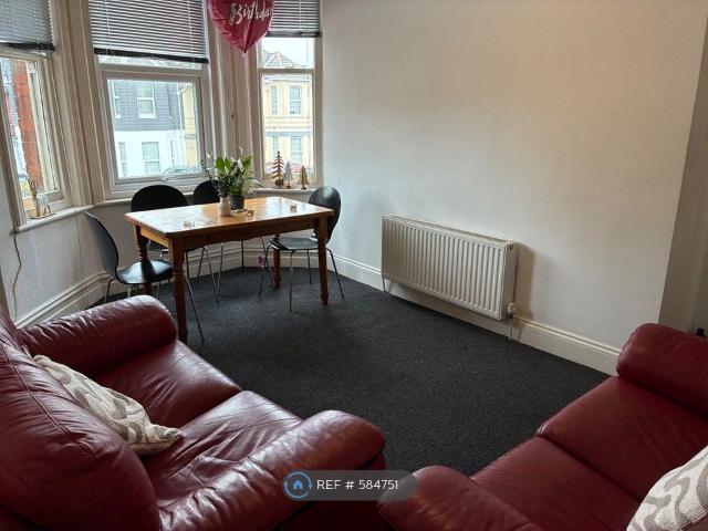Holdenhurst Road, Bournemouth BH8, 4 bed maisonette to rent, £1,900 pcm | PrimeLocation