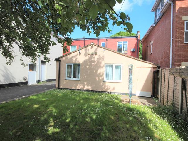 Holdenhurst Road, Bournemouth BH8, 1 bed flat to rent, £850 pcm | PrimeLocation
