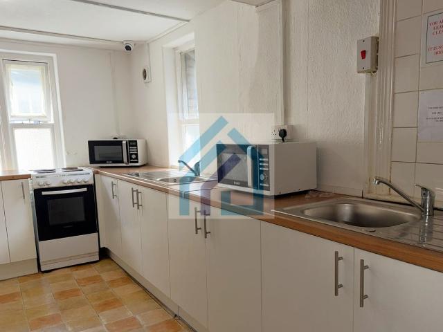 Holdenhurst Road, Bournemouth BH8, Room to rent, £695 pcm | PrimeLocation
