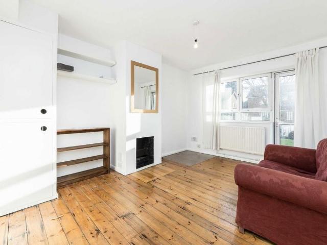 Holdernesse Road, London SW17 1 bed flat to rent £1,800 pcm £415 pw