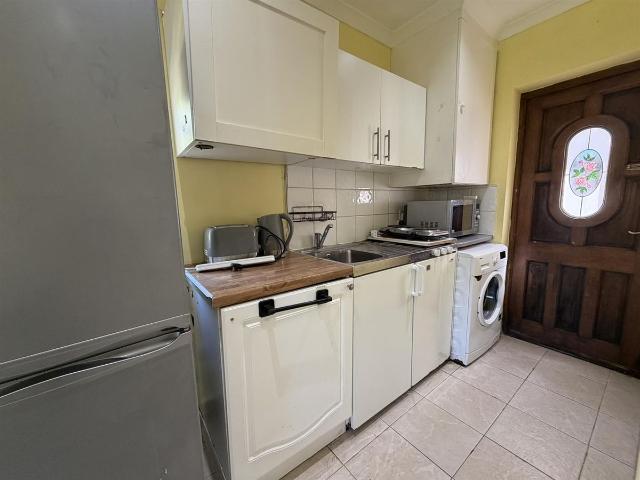 Holders Hill Crescent, Hendon, London NW4, Studio to rent, £900 pcm | PrimeLocation