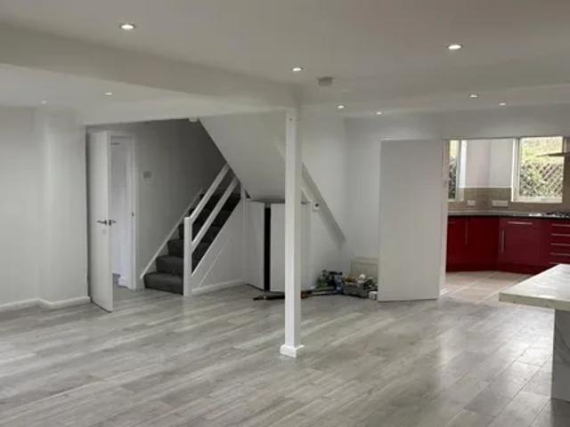 Holders Hill Crescent, London, NW4 1ND, United Kingdom | 4 bed house for rent #139264500 | Rentberry